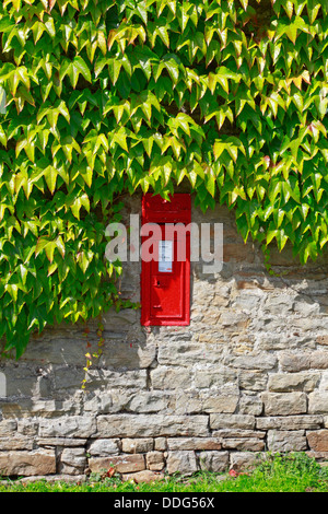 Post box in Yorkshire Dales National Park Stock Photo - Alamy