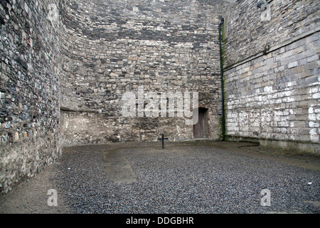 Crosses in the execution yard at Kilmainham Jail where rebels were ...