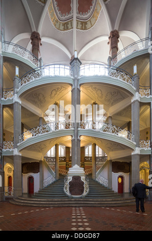 staircases and inner court, Berlin district courts of justice ...