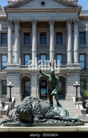 Statue of a Buffalo at The State Capitol Building at Salt Lake City ...