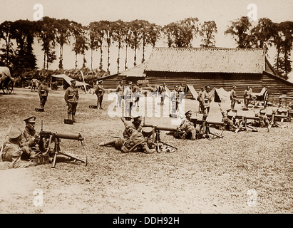 MACHINE GUN CORPS First World War. Two man gun crew (loader and firer ...