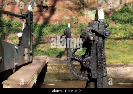paddle mechanism for canal lock Stock Photo: 165691456 - Alamy