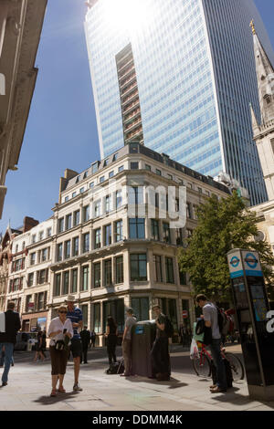 Fenchurch Street, London, UK. 4th September 2013. Workmen erect ...