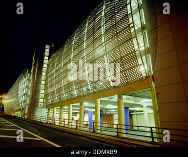 The Oracle shopping centre and multi-storey car park in Reading, UK ...