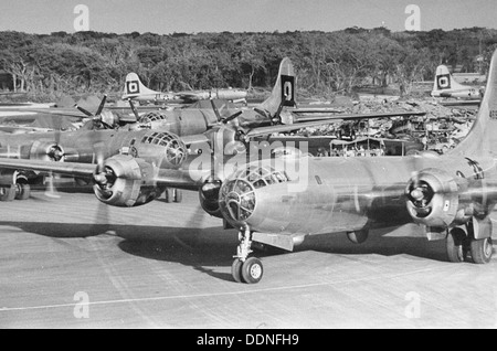 29th Bombardment Group B-29s at North Field, Tinian, 1945 Stock Photo ...