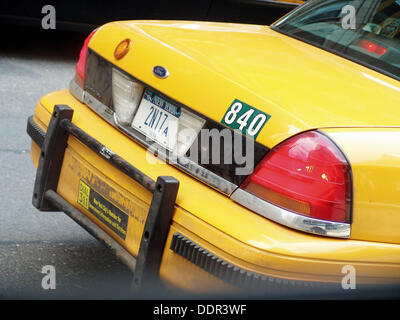 Taxi license plate, New York City, USA Stock Photo: 30853057 - Alamy