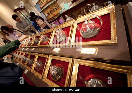 Traditional delicatessen department store Fortnum & Mason, Piccadilly ...