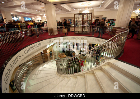 Traditional delicatessen department store Fortnum & Mason, Piccadilly ...