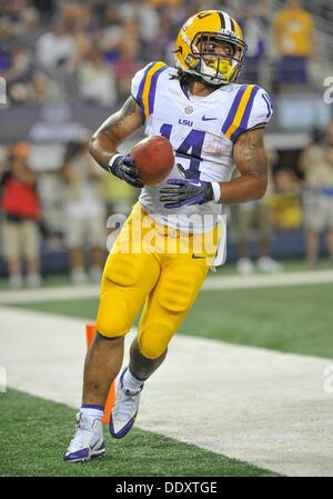 LSU running back Terrence Magee (18) carries the ball against Texas A&M ...