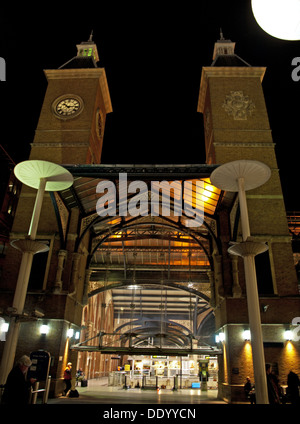 City of London Liverpool Street at Night Stock Photo - Alamy