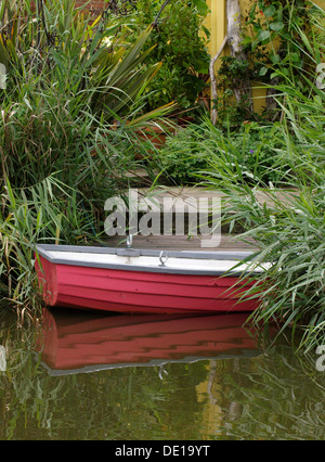 Rowing boat and reflection, Bude, Cornwall, UK Stock Photo - Alamy