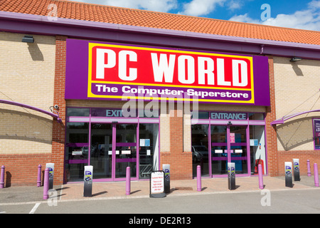 PC World Superstore shopfront computer retail shop uk shopfronts Stock ...