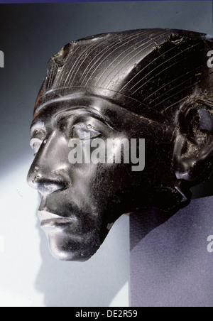 Statue of Senusret III Middle Kingdom XII Dynasty (1878-1843 BC ...
