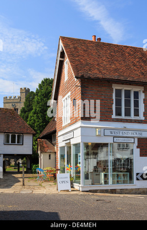 Smarden Village, Kent, UK, with an art gallery and picturesque Tudor ...