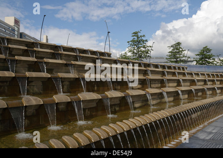 Sheffield Sheaf Square, fountain water feature, station forecourt ...