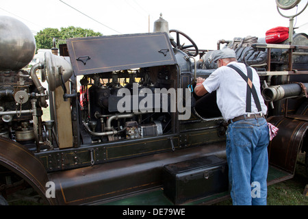Vintage Ahrens-Fox 1947 firetruck Stock Photo - Alamy