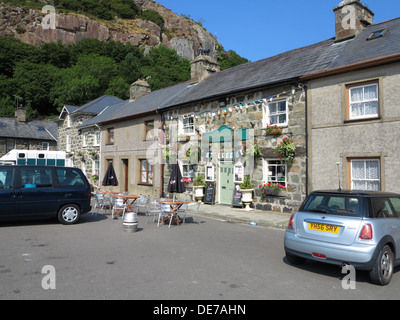 The village square, Tremadog, Gwynedd, North Wales Stock Photo - Alamy