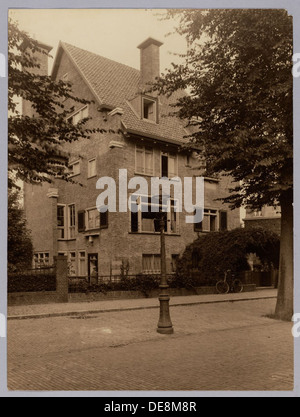 The Villa from the 1920s and 1930s showcases Dutch country house ...