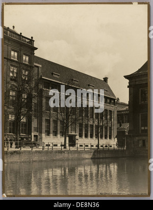 The Pierson Heldring Pierson Bank building, constructed in the 1920s ...