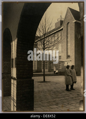 Kay Fisker’s Dronningegården, designed between 1943 and 1958 in ...