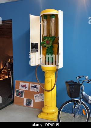 The 1930 SATAM Carbox is a classic motorcycle displayed at the Musée de ...