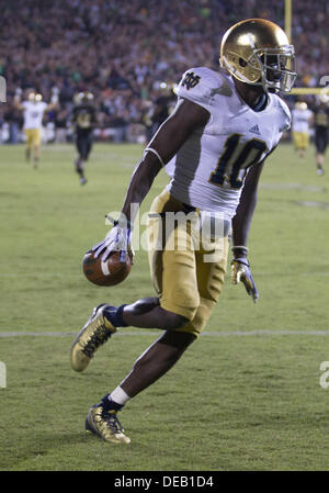 WEST LAFAYETTE, IN - SEPTEMBER 10: Purdue Boilermakers tight end Drew ...