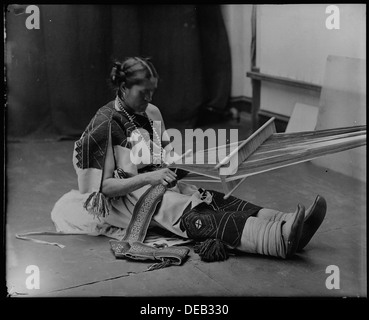 We-Wa, a Zuni berdache, weaving Stock Photo - Alamy