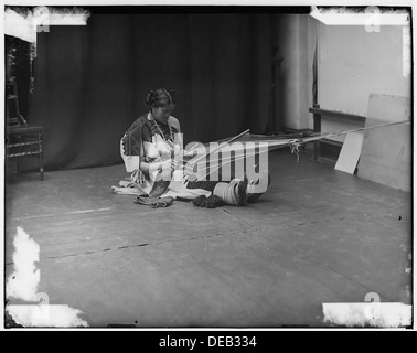 We-Wa, a Zuni berdache, weaving Stock Photo - Alamy