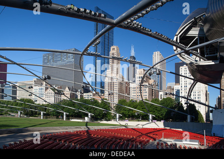 Outdoor Amphitheater in Downtown Chicago Stock Photo - Alamy
