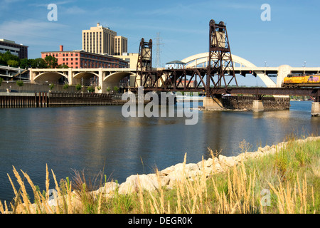 Railroad track and Robert Street Bridge from Raspberry island. Downtown ...