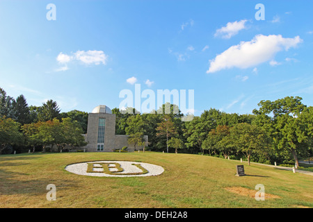 Holcomb Observatory and Planetarium on the Butler University campus ...