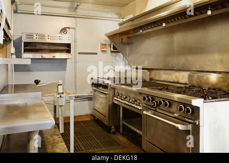 Empty commercial kitchen in restaurant Stock Photo - Alamy