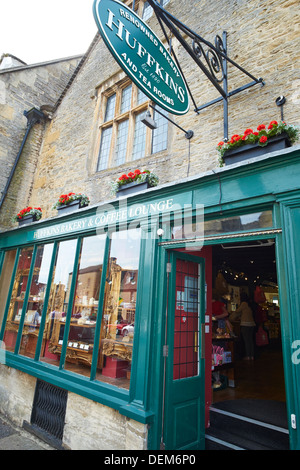 Huffkins Cotswolds bakery and tea rooms window, Stow on the Wold ...