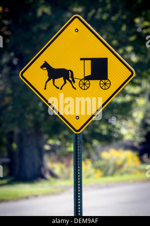 Amish horse and buggy road sign Stock Photo - Alamy