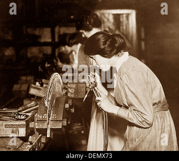 Munitions Workers during World War 1, April 1916. Women learning to ...
