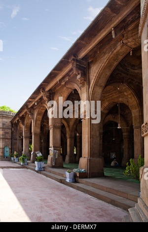 Courtyard of a mosque, Sidi Saiyyed Mosque, Ahmedabad, Gujarat, India ...