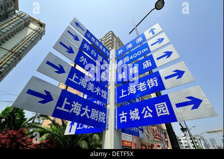 street signs information Shanghai China Stock Photo: 71636942 - Alamy