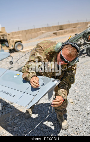 Staff Sgt. Tyronne Jones with Headquarters and Headquarters Troop ...