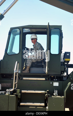 U.S. Army Rough Terrain Container Handler. RTCH Stock Photo - Alamy