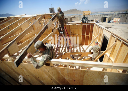 Soldiers with the 149th Vertical Construction Company, Kentucky ...
