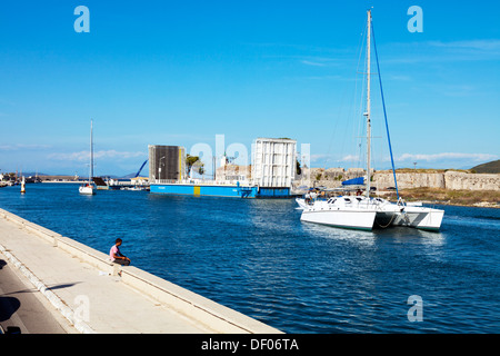 Lefkada Lefkas floating bridge opening open to let boats through Greek ...