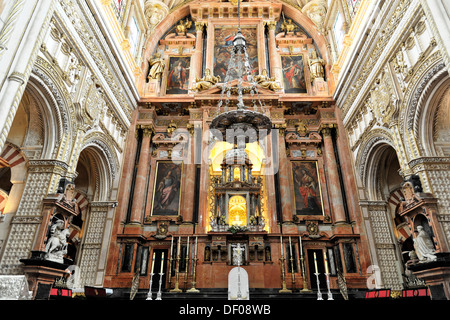 High altar of the church built into the mosque, Mezquita-Catedral ...