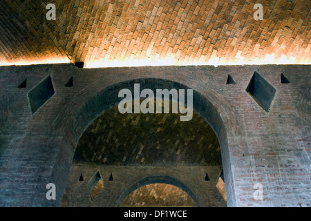 Vaulted brick ceilings and arches of aqueduct Stock Photo - Alamy