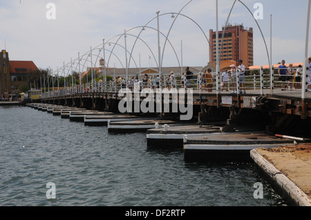 Curaçao floating bridge Caribbean islands Stock Photo - Alamy