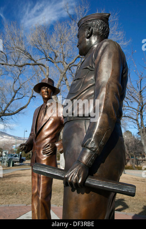 Statue of scientist J. Robert Oppenheimer in Los Alamos, New Mexico ...