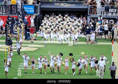 ORLANDO, FL - SEPTEMBER 28: UCF Knights mascot during the football game ...