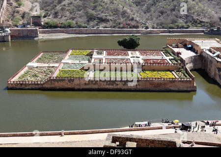 Kesar Kyari Bagh palace gardens in the lake, Amber Fort, Amber Palace ...