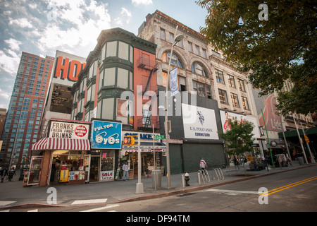 Fulton Street shopping in Downtown Brooklyn in New York Stock Photo - Alamy