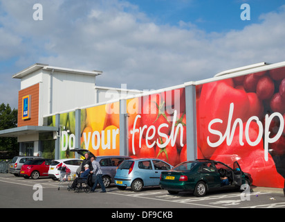 Aldi store, Middlesbrough, England, UK Stock Photo - Alamy