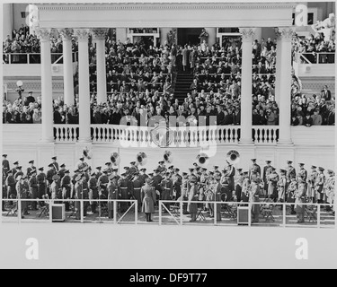 President Harry Truman and Vice President Alben Barkley pose in the ...